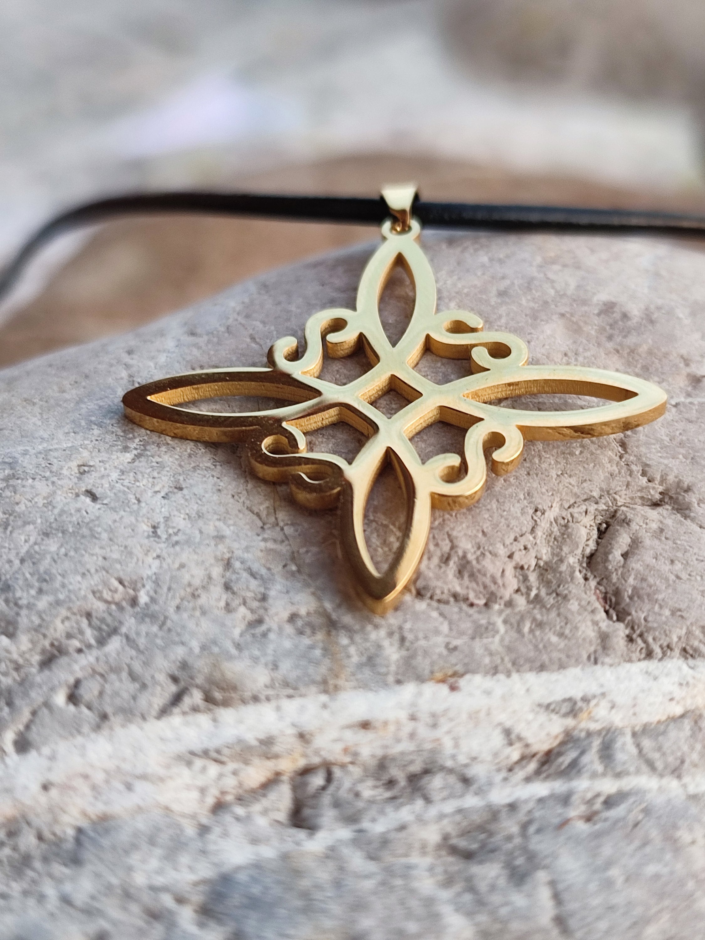 SIMBOLIKS Witch's Knot 35x35mm. Golden Stainless Steel, Spells ...