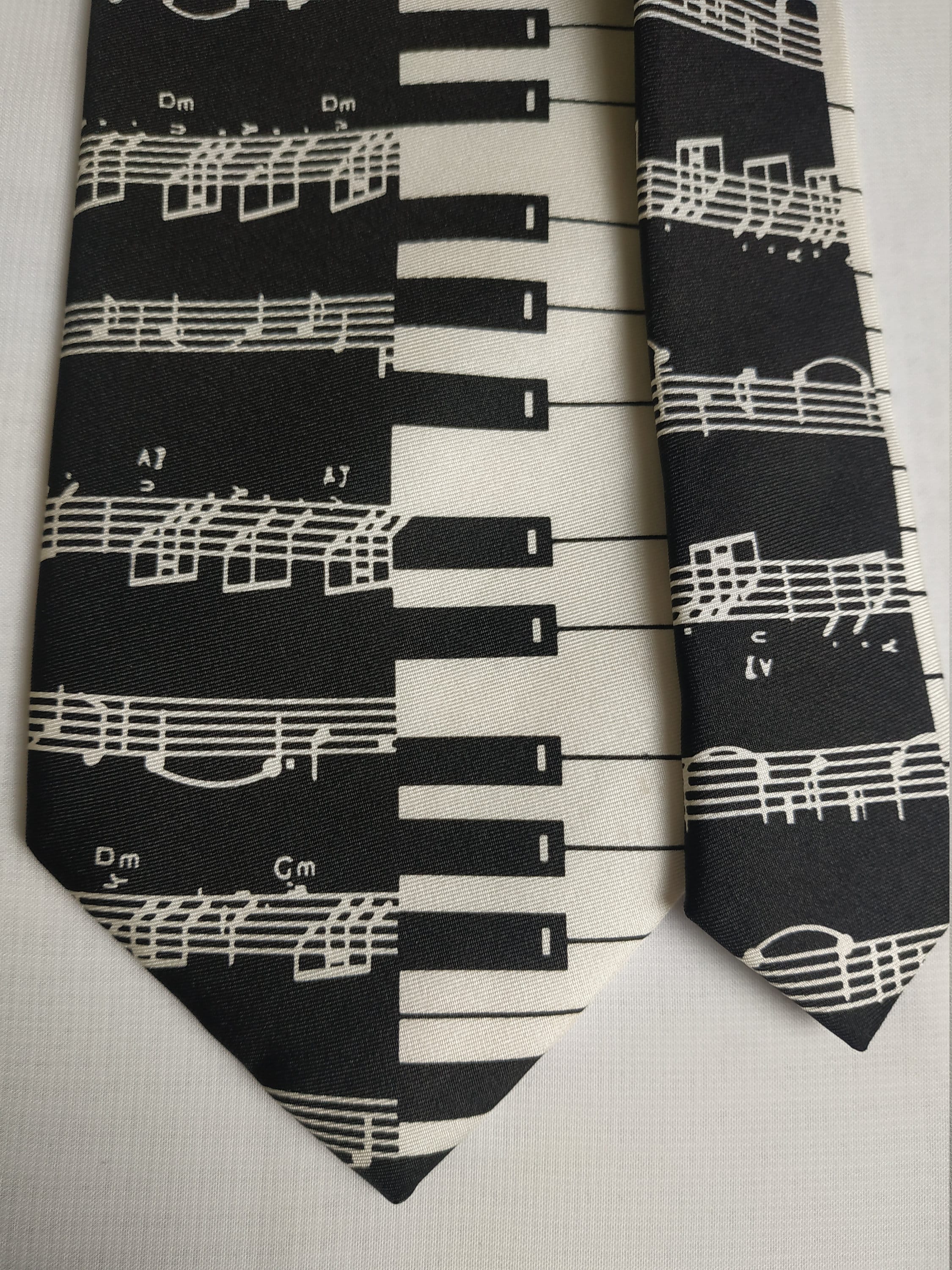 Beautiful Hand Made Necktie From Soprano Novelty 100% Silk Black White ...