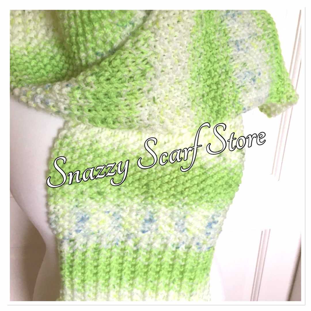 Bufanda con flecos verde brillante tejida a mano - Etsy España