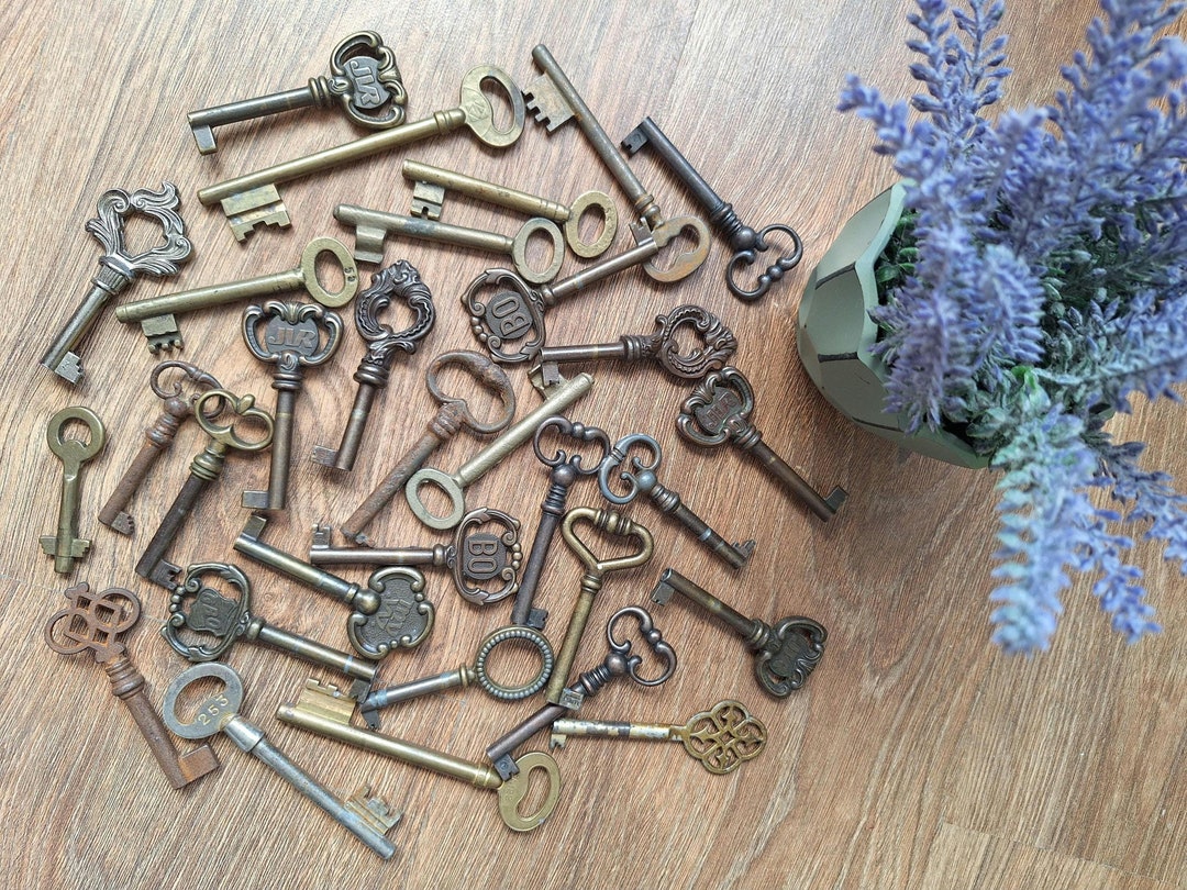 Real Antique Skeleton Keys Authentic Church Keys, Door Keys, Lot of 21 ...