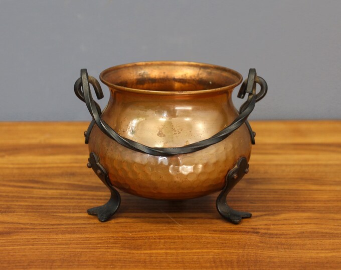 Copper Hammered Vessel With Handle. Vintage Copper Cauldron With Iron ...