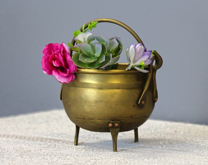 Brass 3 Footed Cauldron Pot. Halloween Decor. Old Witches Cauldron ...