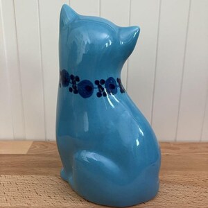 Vintage Blue Porcelain Cat Figurine / 1970s Guldkroken Hjo Märta ...