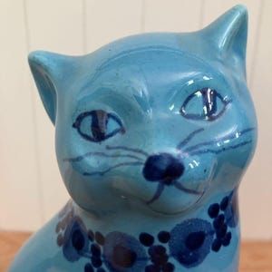 Vintage Blue Porcelain Cat Figurine / 1970s Guldkroken Hjo Märta ...