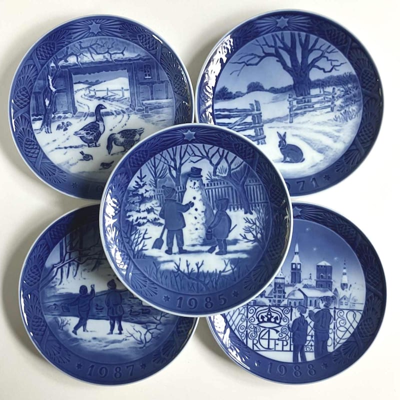 Christmas 1969 Blue Plate - Etsy