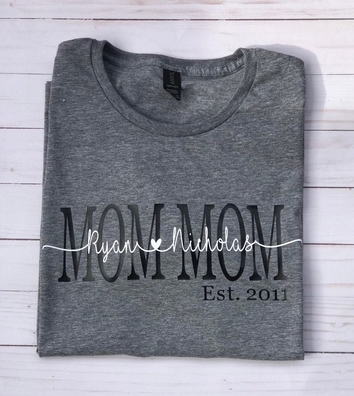 Personalized Mom T-shirt//mother's Day Gift//mom Shirt//mom Shirt With ...