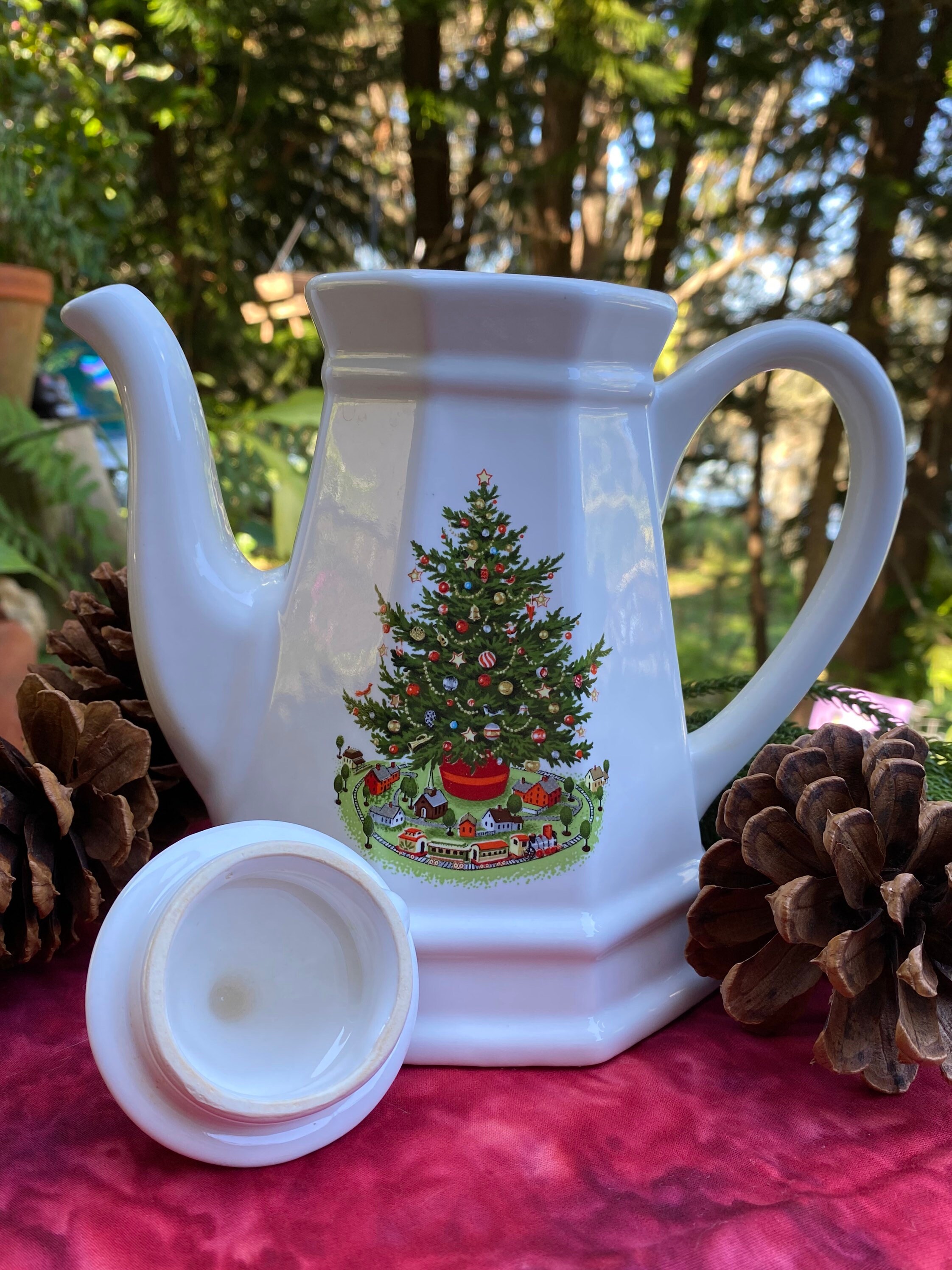 Christmas Heritage Beverage Server - Etsy