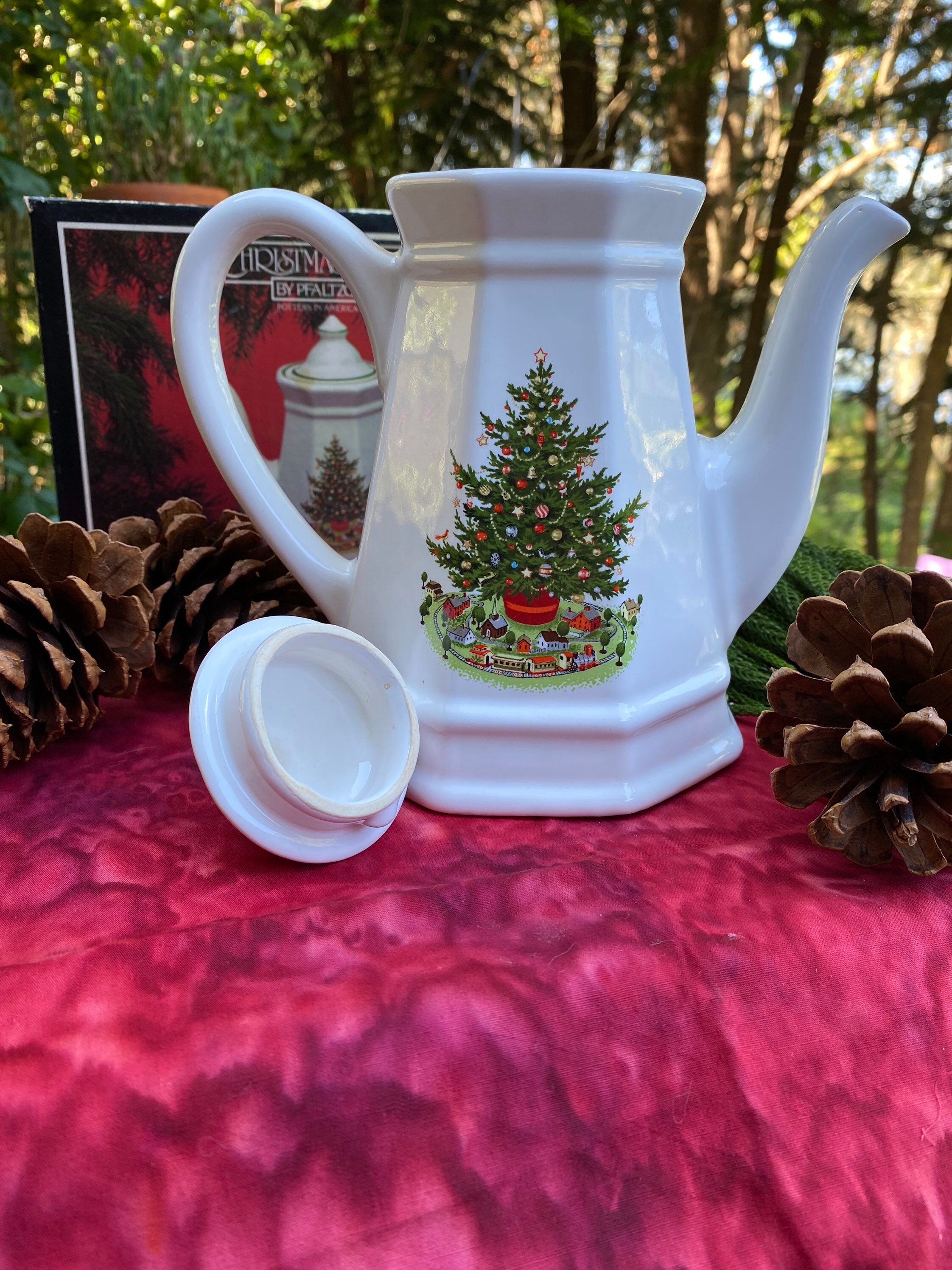 Christmas Heritage Beverage Server - Etsy