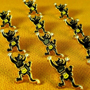 Rock Cat Enamel Pin – Unique Gift for Climbers – Rock Climbing Pin ...