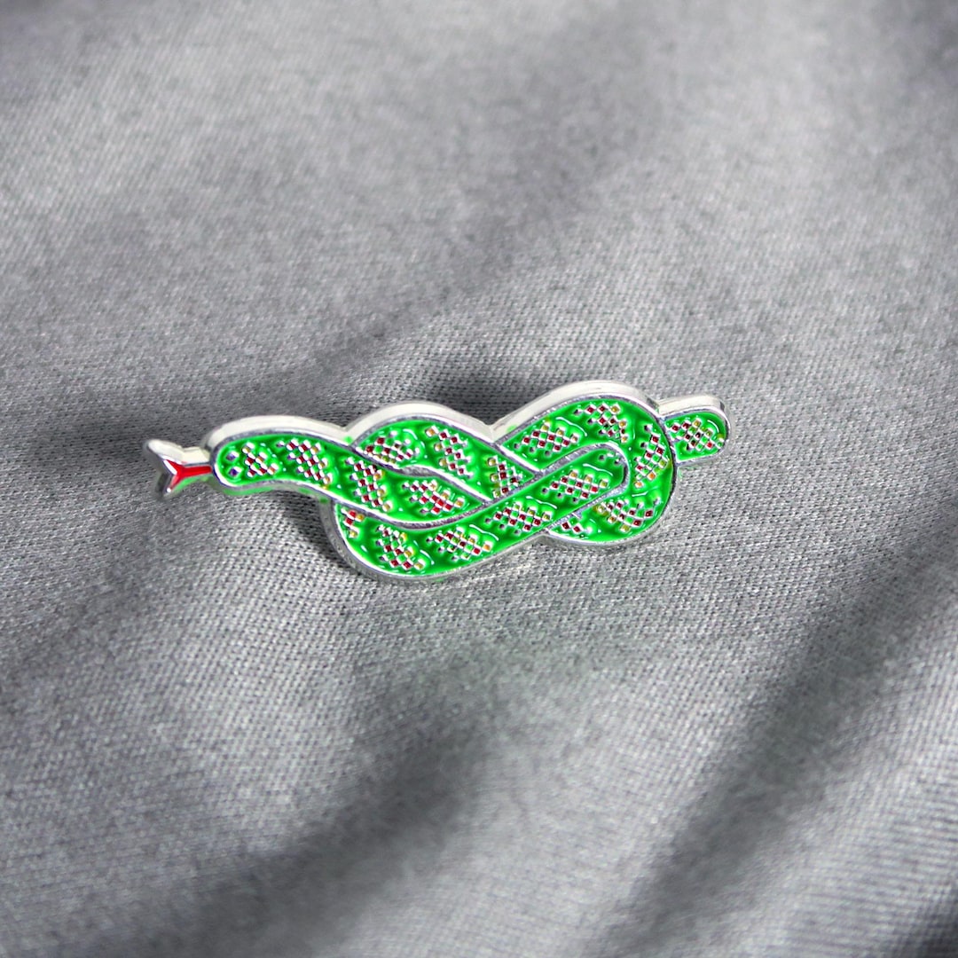 Figure of Sn8 Knot Enamel Pin – Unique Gift for Climbers – Rock ...