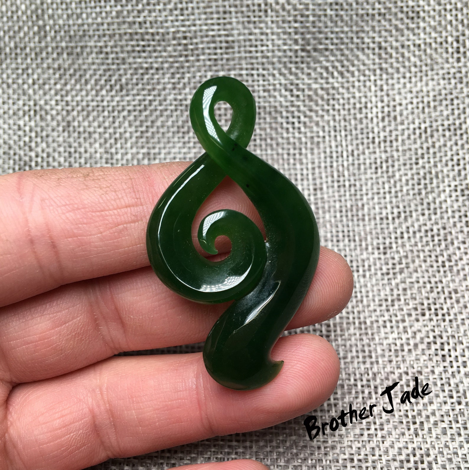 Twist Nephrite Natural Green Jade NEW ZEALAND Maori Style Jade Koru ...
