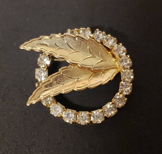 Vintage Super Sparkly Gold Tone Leaves Brooch Surroun… - Gem