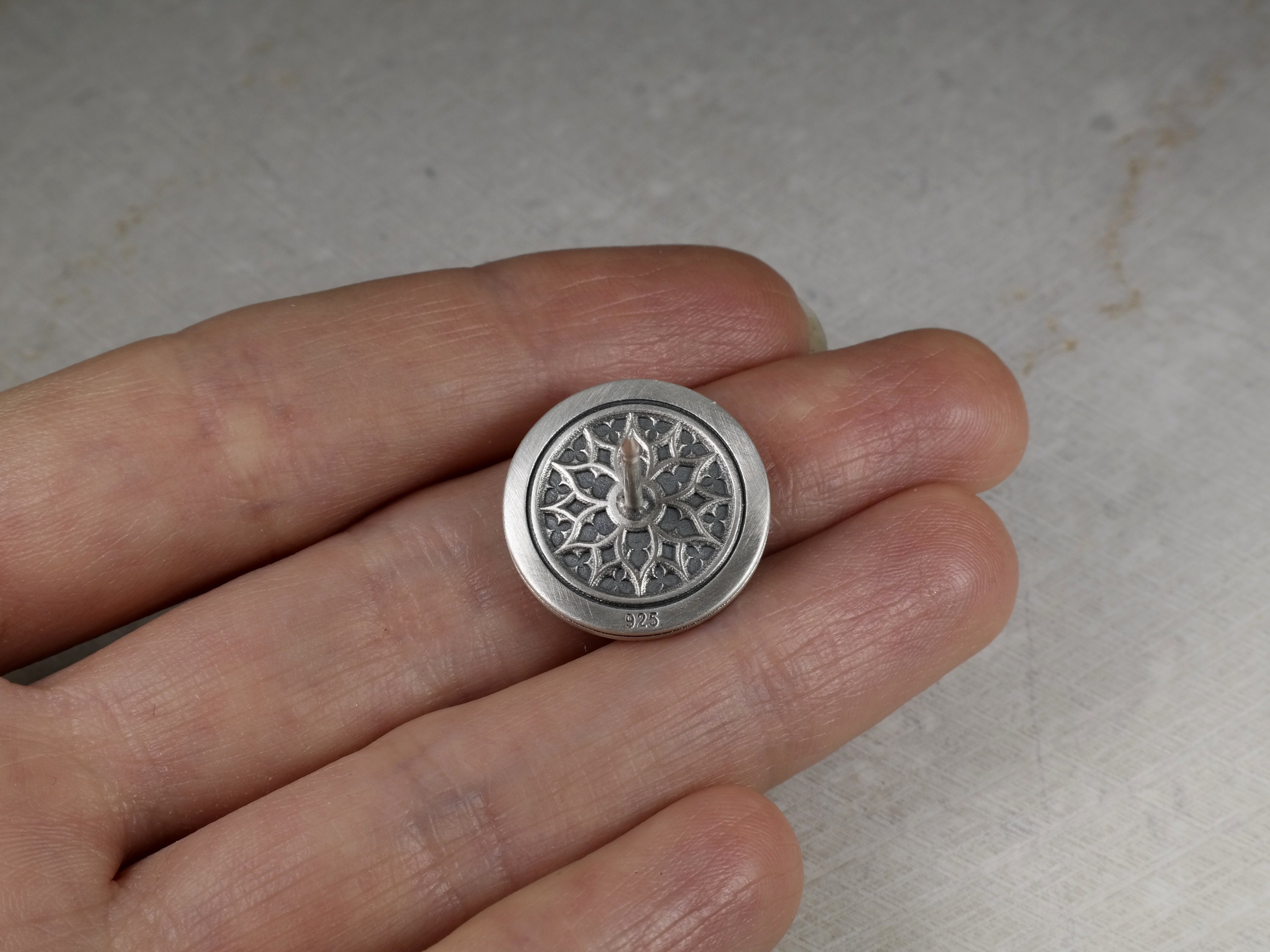 Round Jesus Christ Brooch Pin Jesus of Nazareth Lapel Badge - Etsy