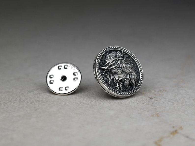 Round Jesus Christ Brooch Pin Jesus of Nazareth Lapel Badge - Etsy