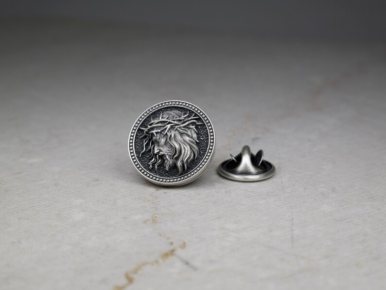 Round Jesus Christ Brooch Pin Jesus of Nazareth Lapel Badge - Etsy