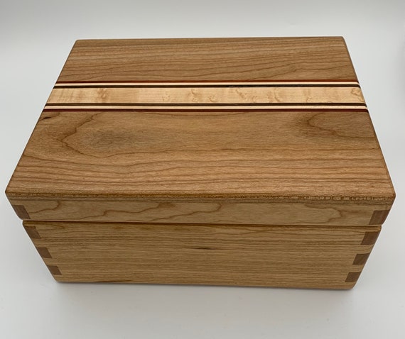 Cherry Jewelry Box With an Inlay of Birdseye Maple Maple - Etsy