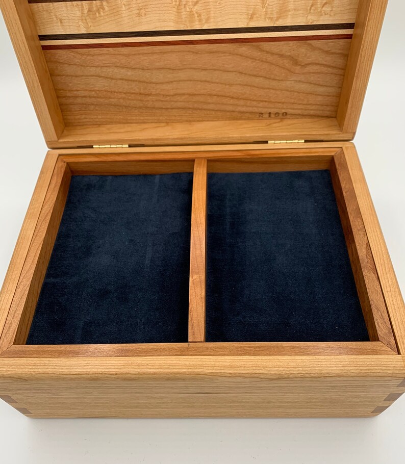 Cherry Jewelry Box With an Inlay of Birdseye Maple Maple - Etsy