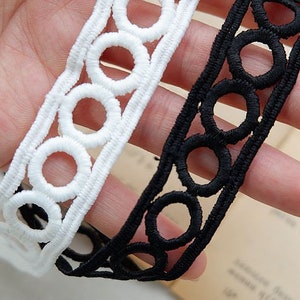 Circle Lace Trim in Black/off White Water Soluble Polyester Lace 0.7 ...