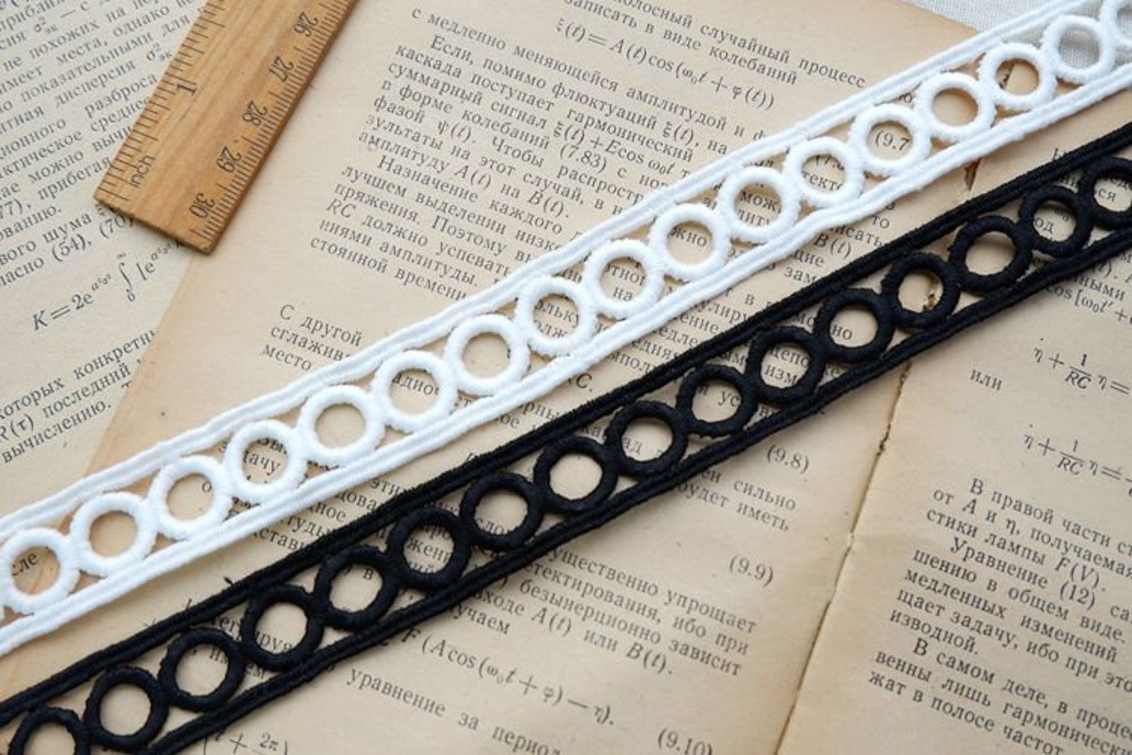 Circle Lace Trim in Black/off White Water Soluble Polyester Lace 0.7 ...