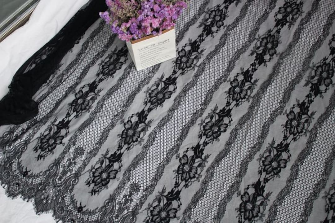 Tela de encaje Chantilly francés negro/blanco tela de encaje - Etsy España
