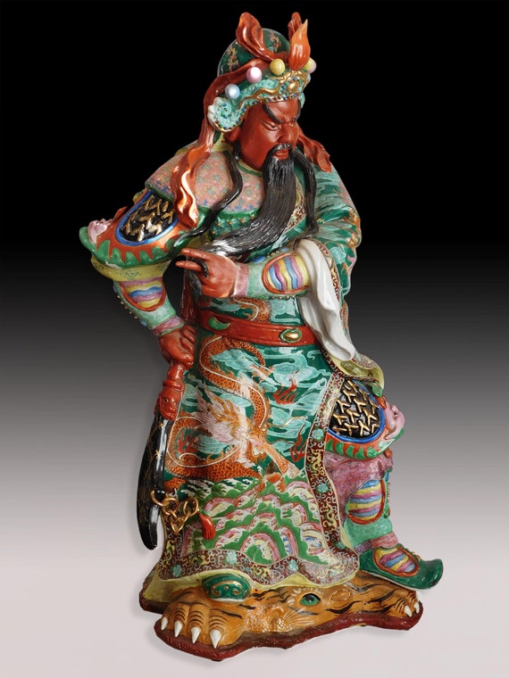 Guan Yu Statue