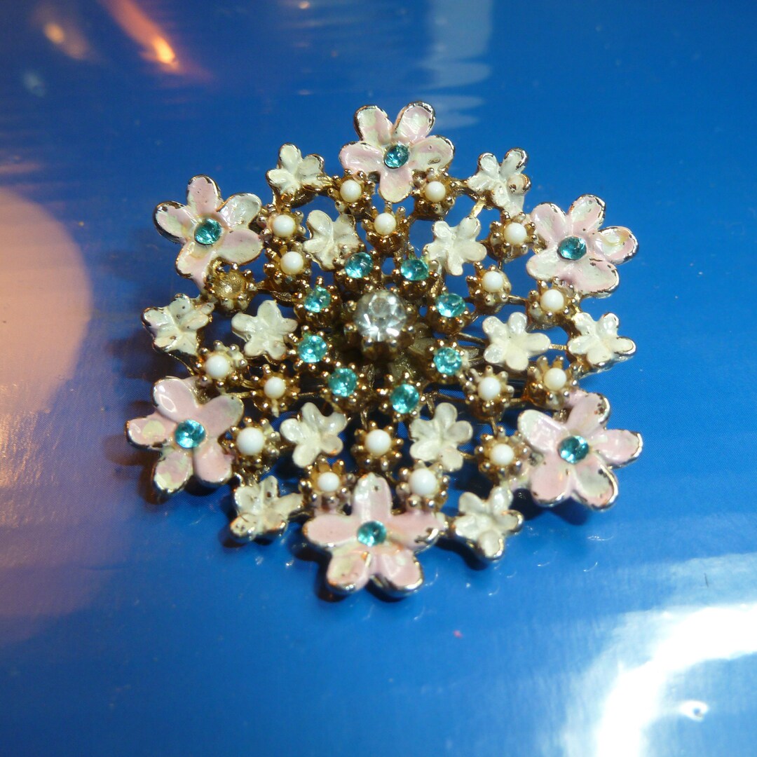 Beautiful Vintage Spring Floral Broach Pink and White Enamel - Etsy