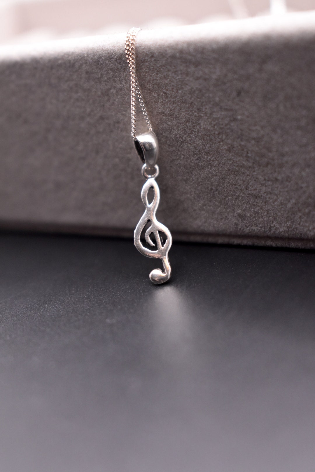 Dainty Treble Clef Necklace in 925 Sterling Silver - Etsy