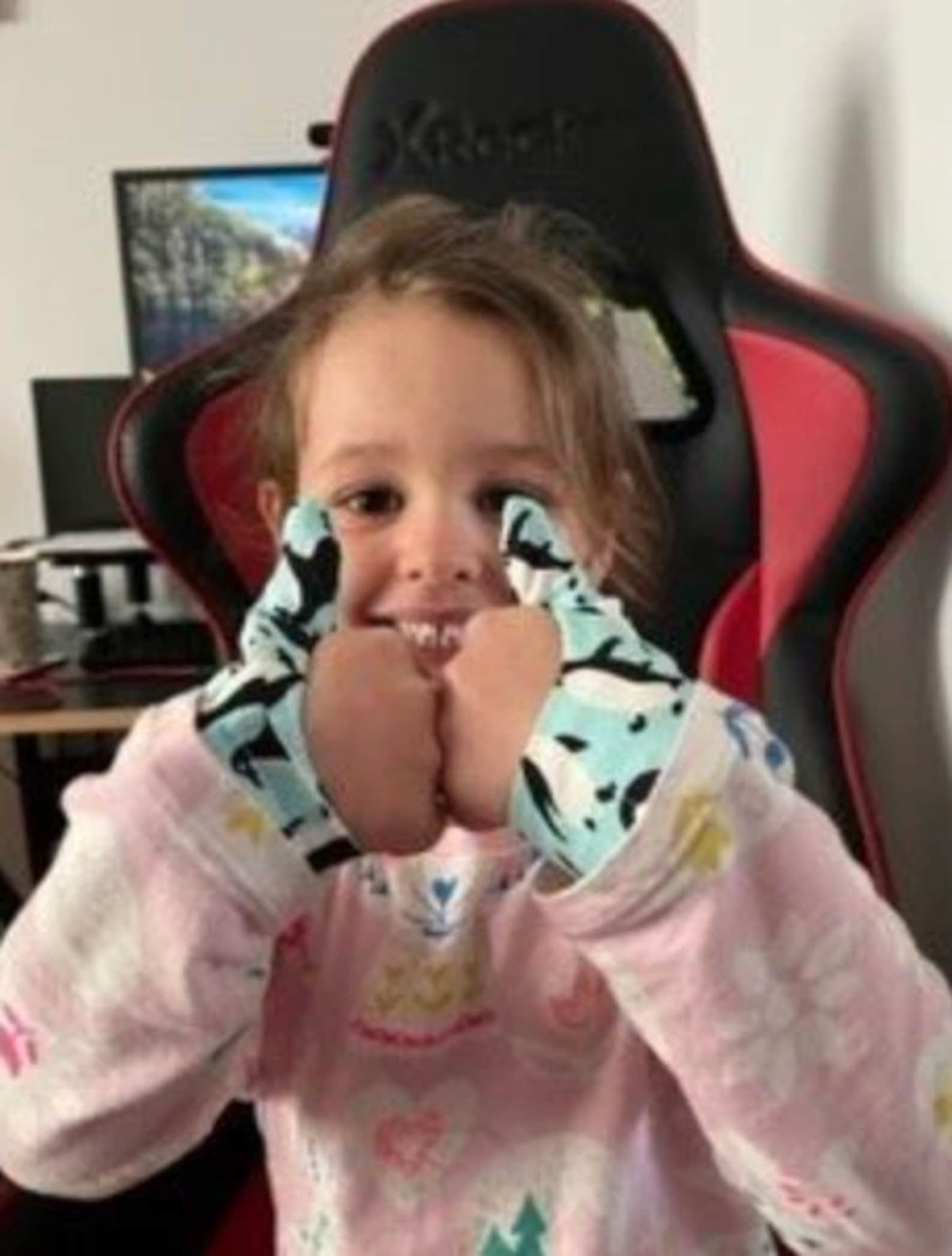 Thumb Sucking Reward Chart | Way to Help Child Quit Thumb Sucking ...
