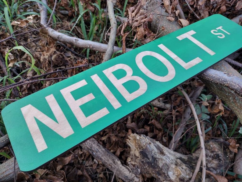 NEIBOLT ST Wood Sign: IT Horror Movie Decor - Etsy