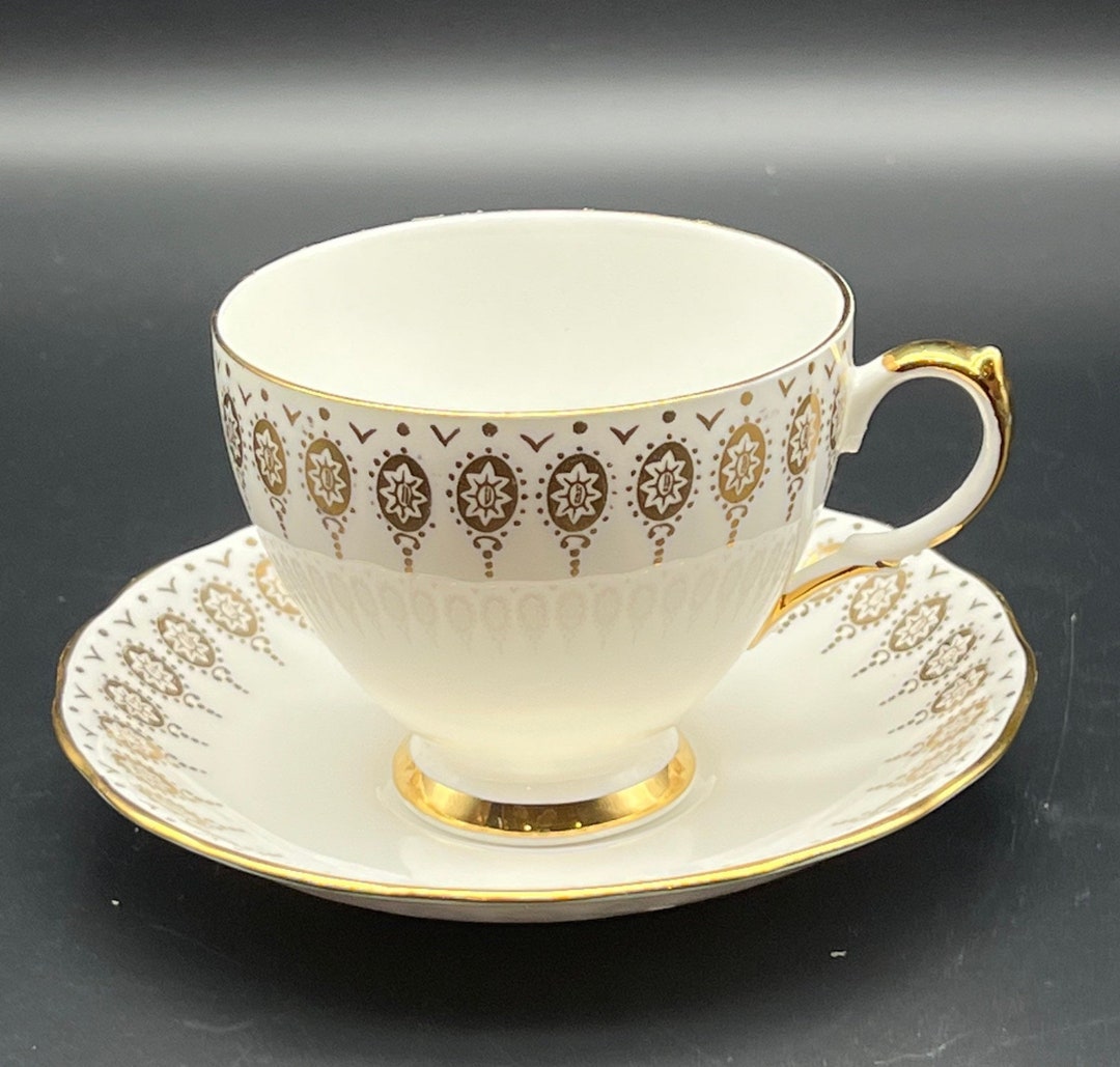 Queen Anne Bone China White & Gold Tea Cup and Saucer Pattern 7934 - Etsy