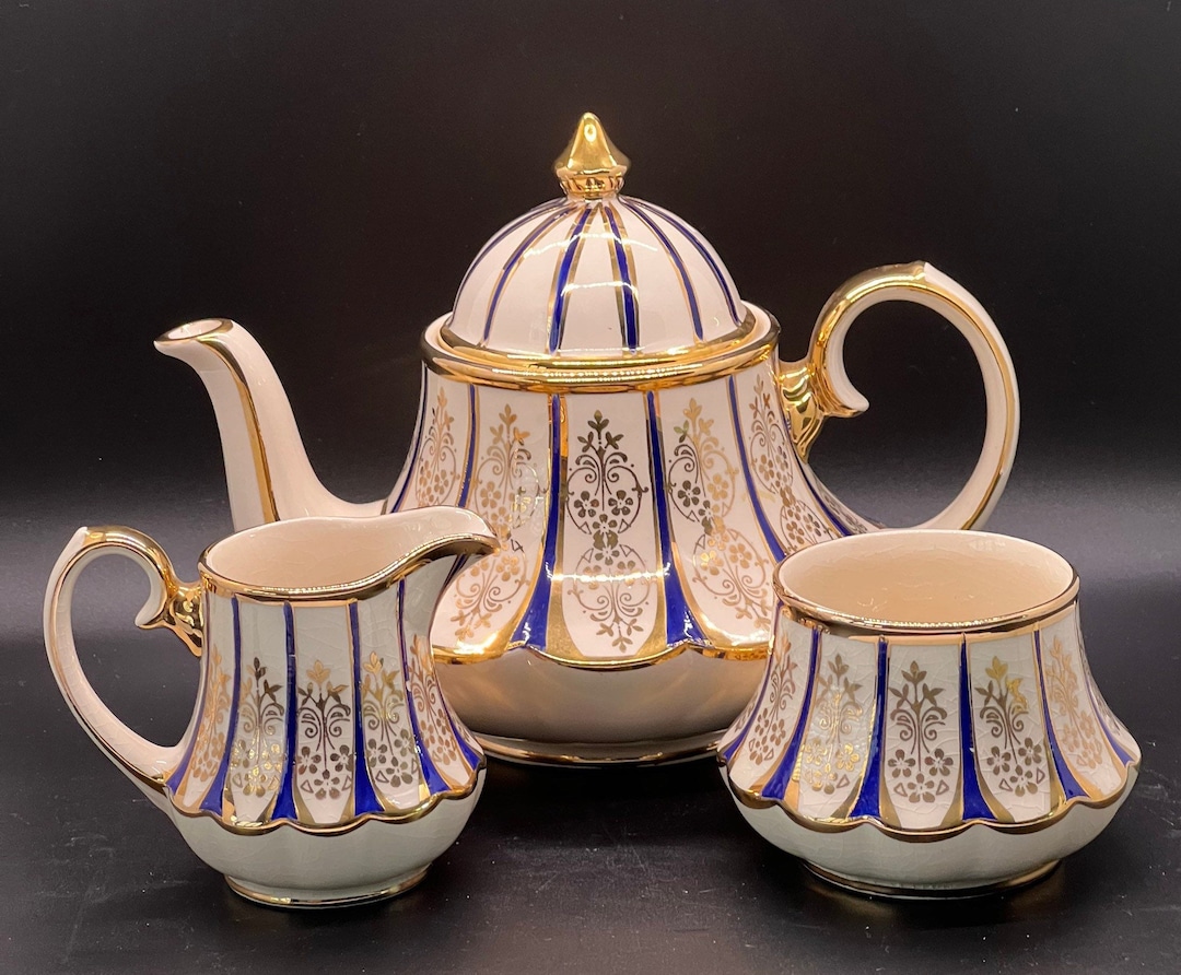 Sadler Bell Shape Teapot, Blue and Gold Carousel Teapot, Vintage ...