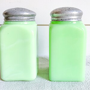 Vintage Jadeite Glass Range Shaker Set; Jade-ite Mint Green Milk Glass ...