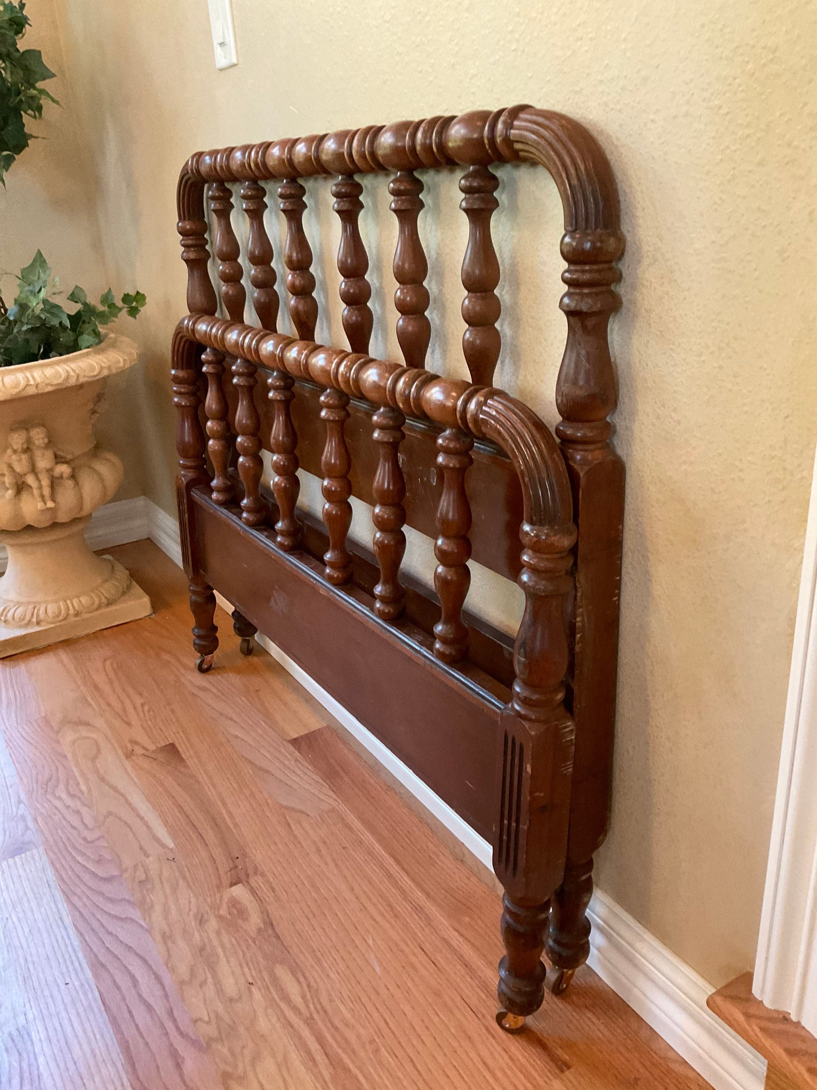 Antique Jenny Lind Twin Size Bed Frame. Spindle Spool Bed. - Etsy