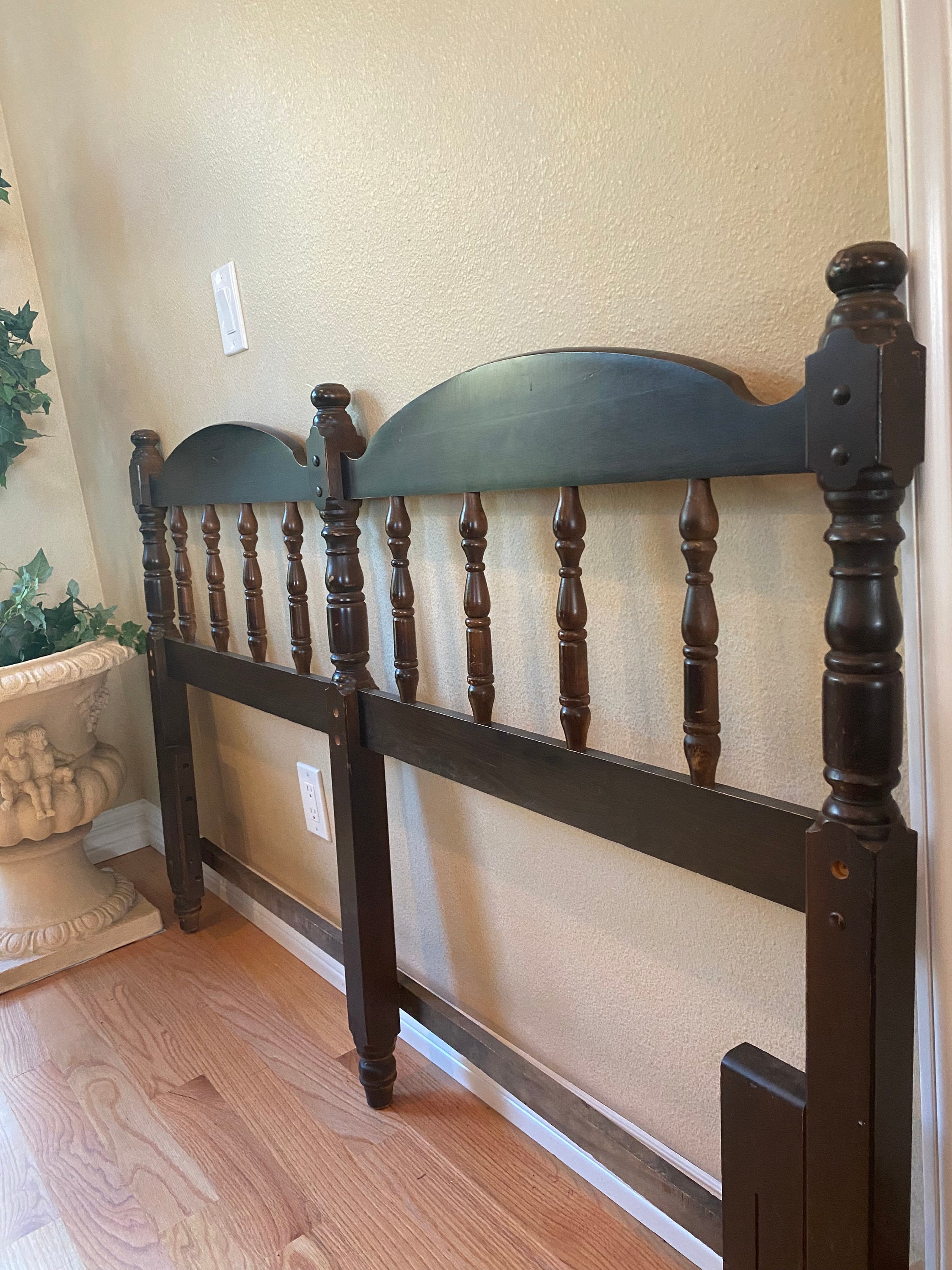 Vintage Jenny Lind Spindle Spool Headboard for Full/queen Bed - Etsy