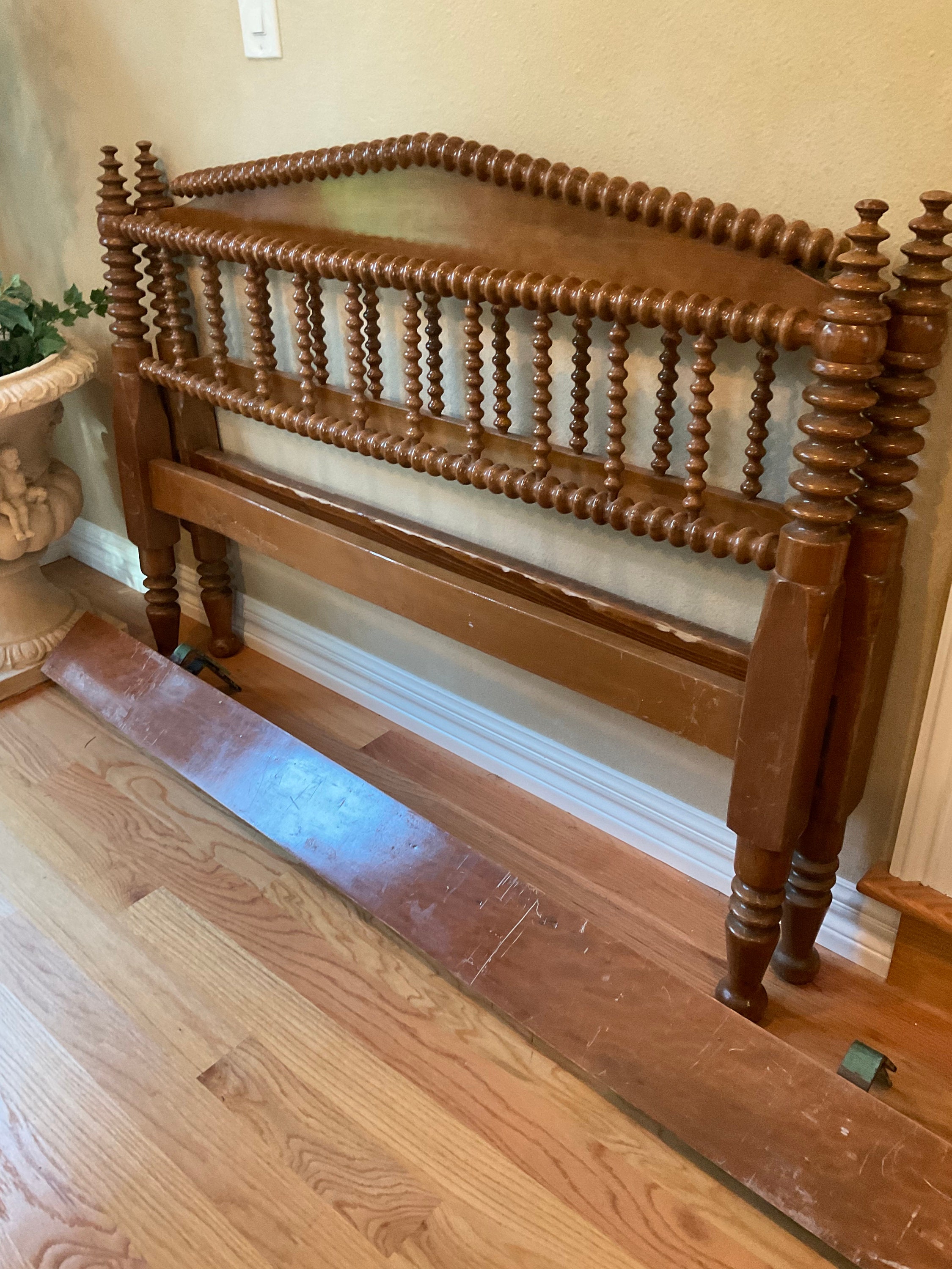 Antique Heirloom Bobbin Spindle Bed Jenny Lind Bed 3/4 Size - Etsy