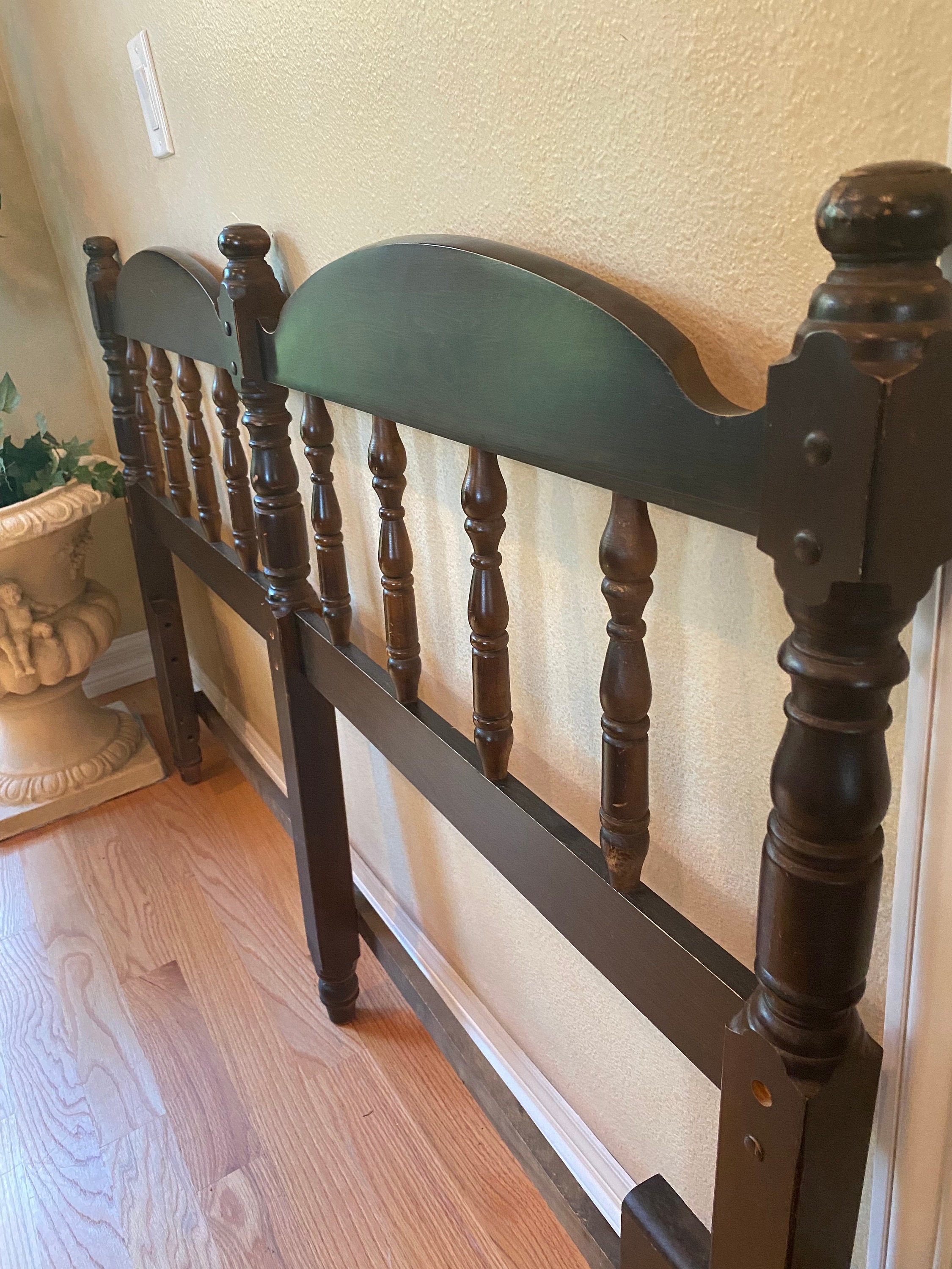 Vintage Jenny Lind Spindle Spool Headboard for Full/queen Bed - Etsy
