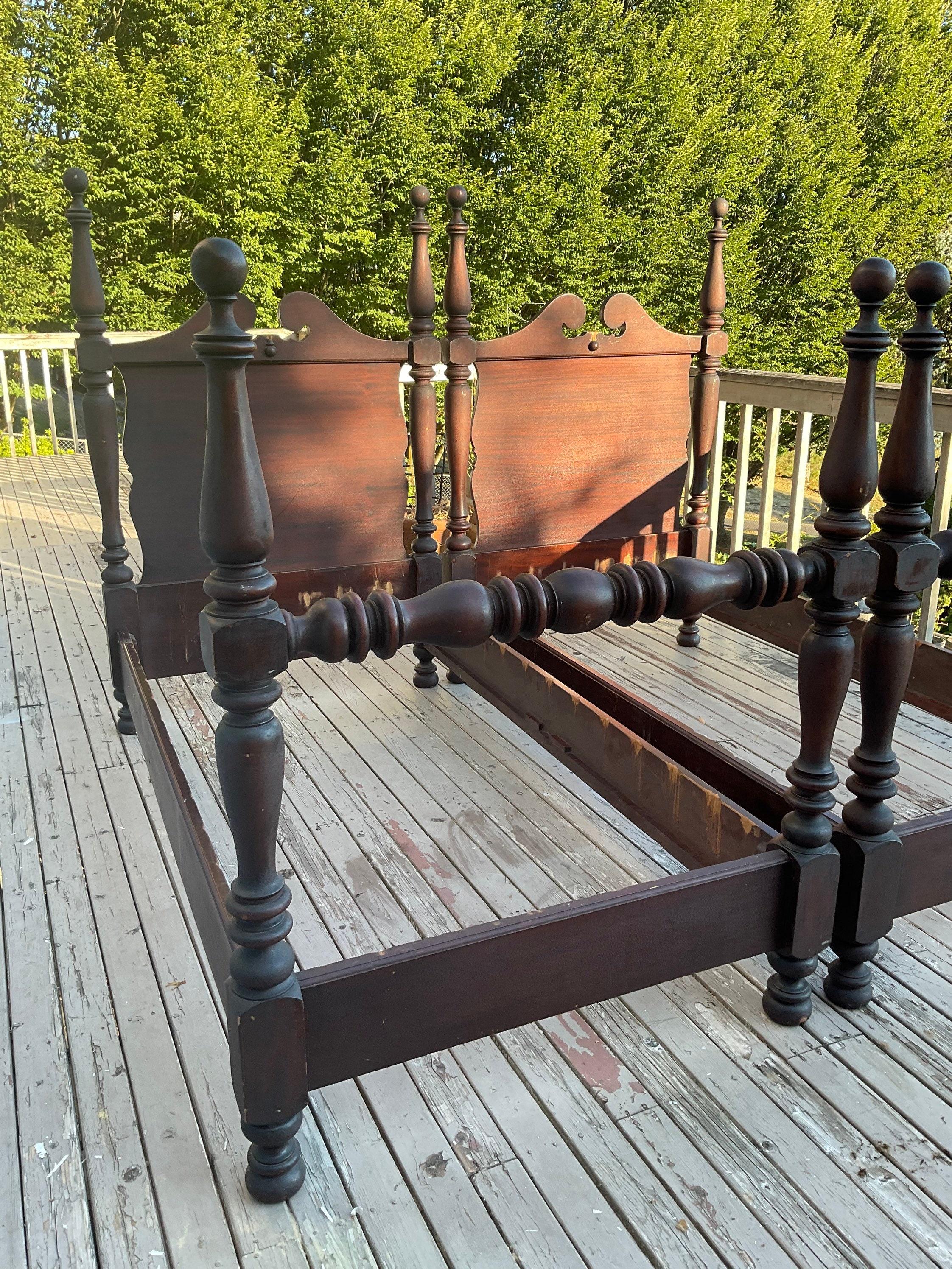 Antique Colonial Twin Size Bed Frames. Pair of Antique Twin Size Beds ...