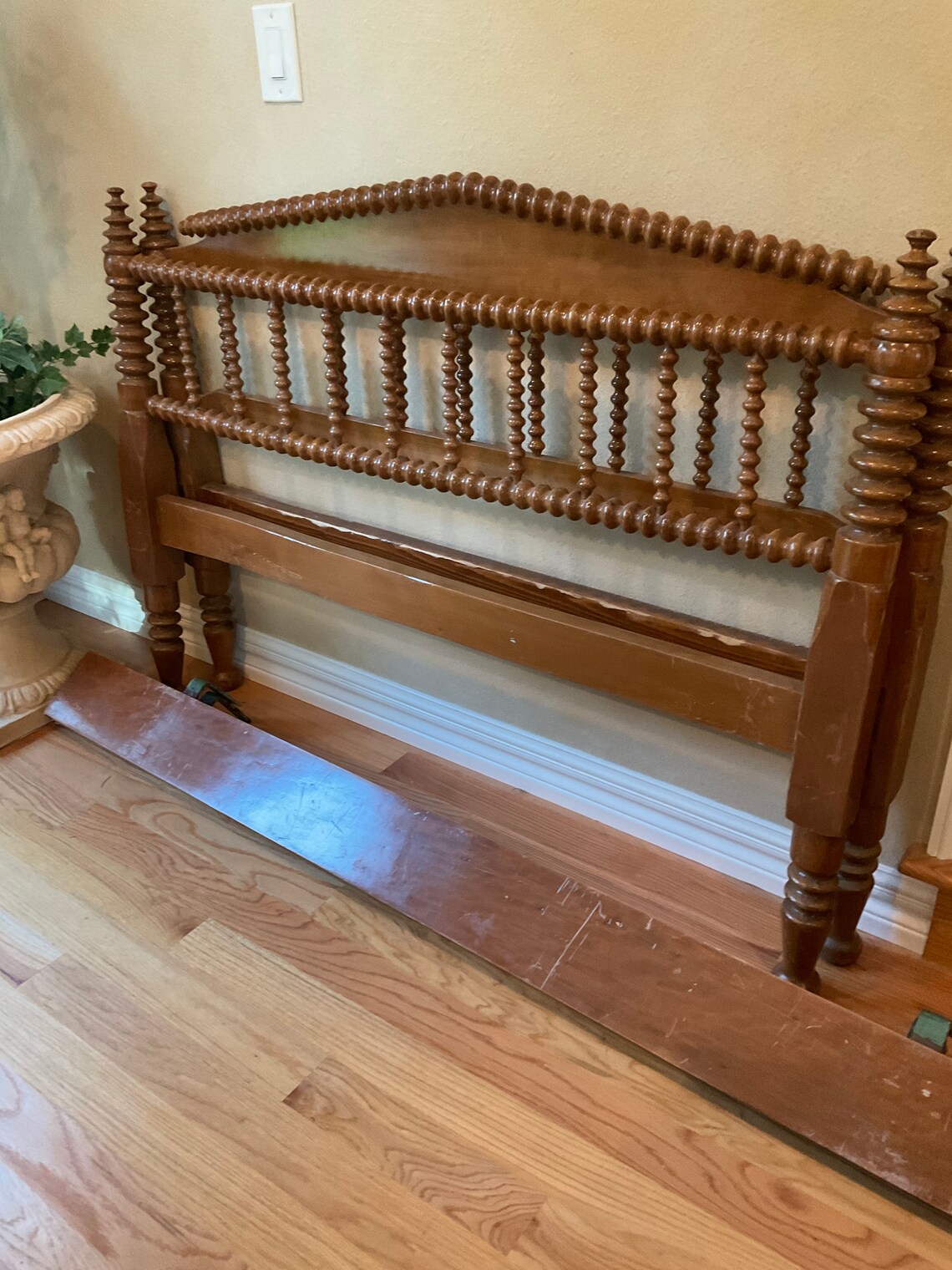 Antique Heirloom Bobbin Spindle Bed Jenny Lind Bed 3/4 Size - Etsy