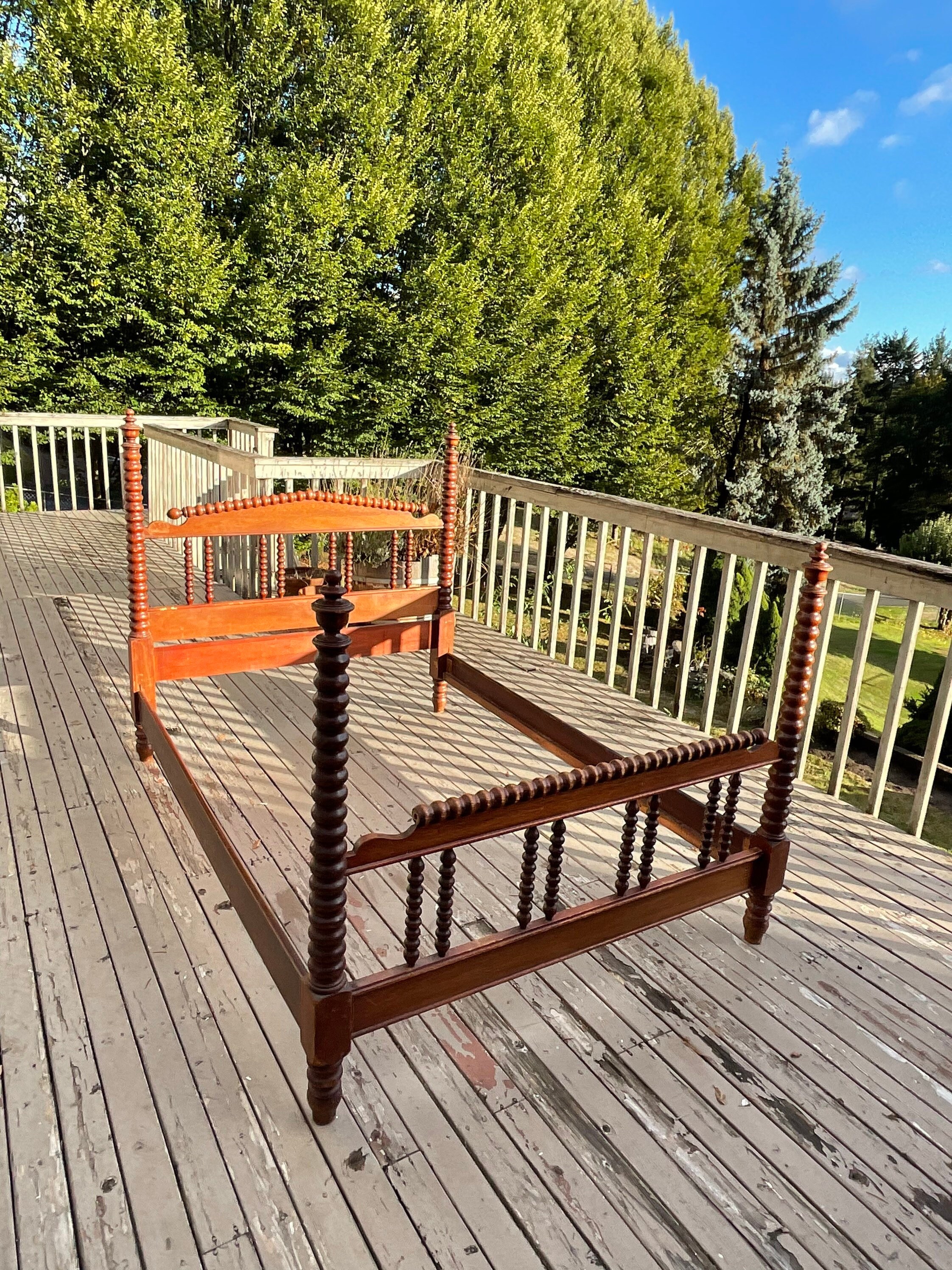 Antique Jenny Lind Bed Frame. Four Poster Spindle Spool Full Size Bed ...