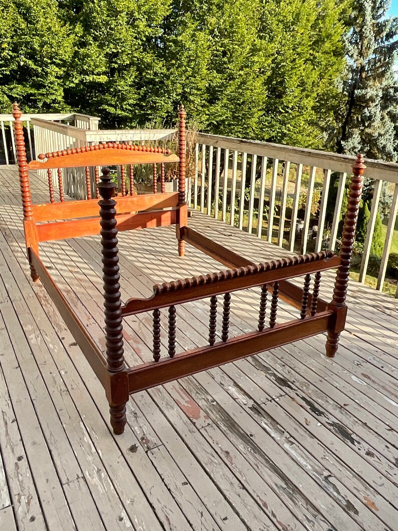 Antique Jenny Lind Bed Frame. Four Poster Spindle Spool Full Size Bed ...
