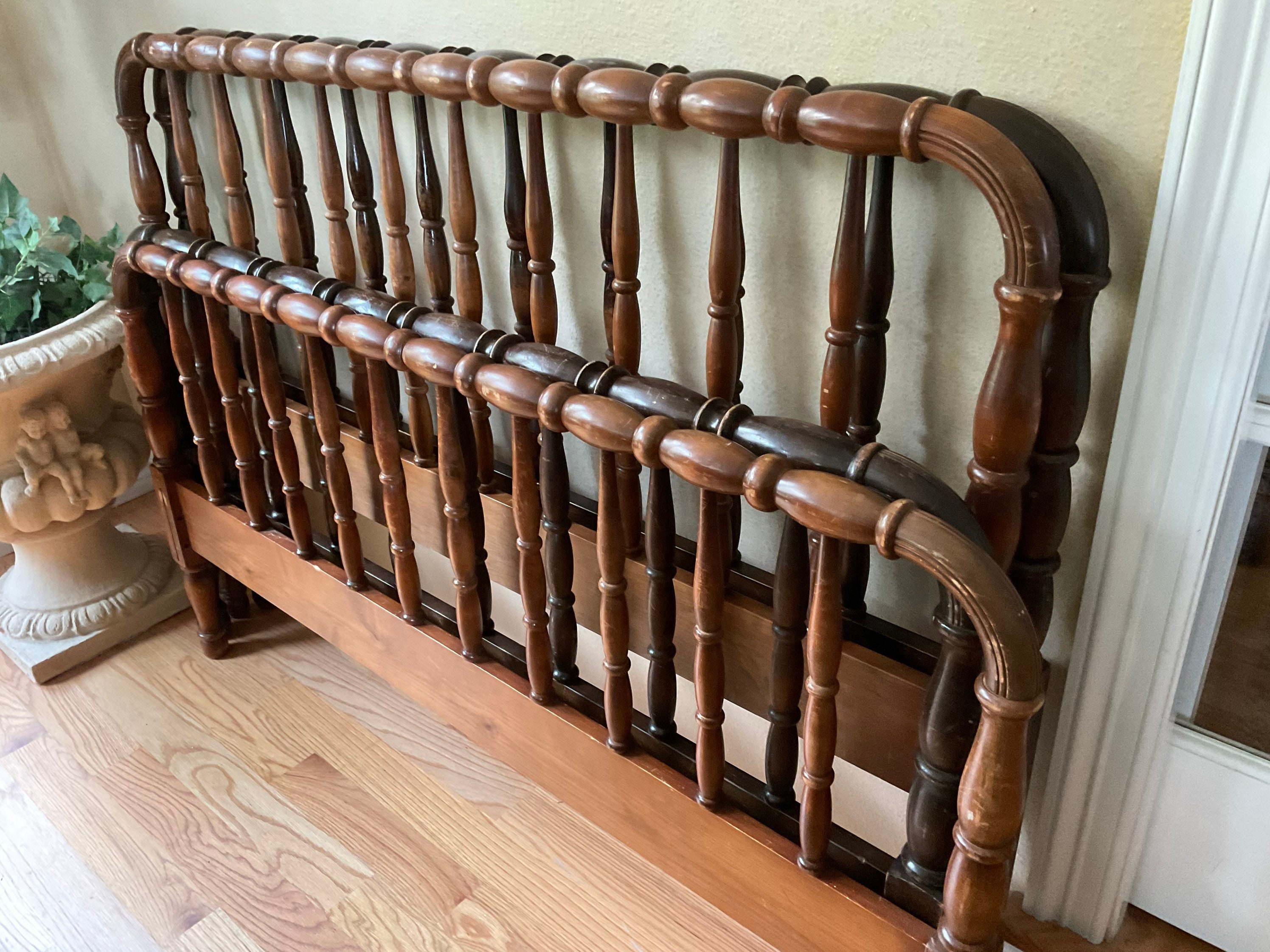 Antique Heirloom Bobbin Spindle Full Size Bed Jenny Lind Bed Listing is ...