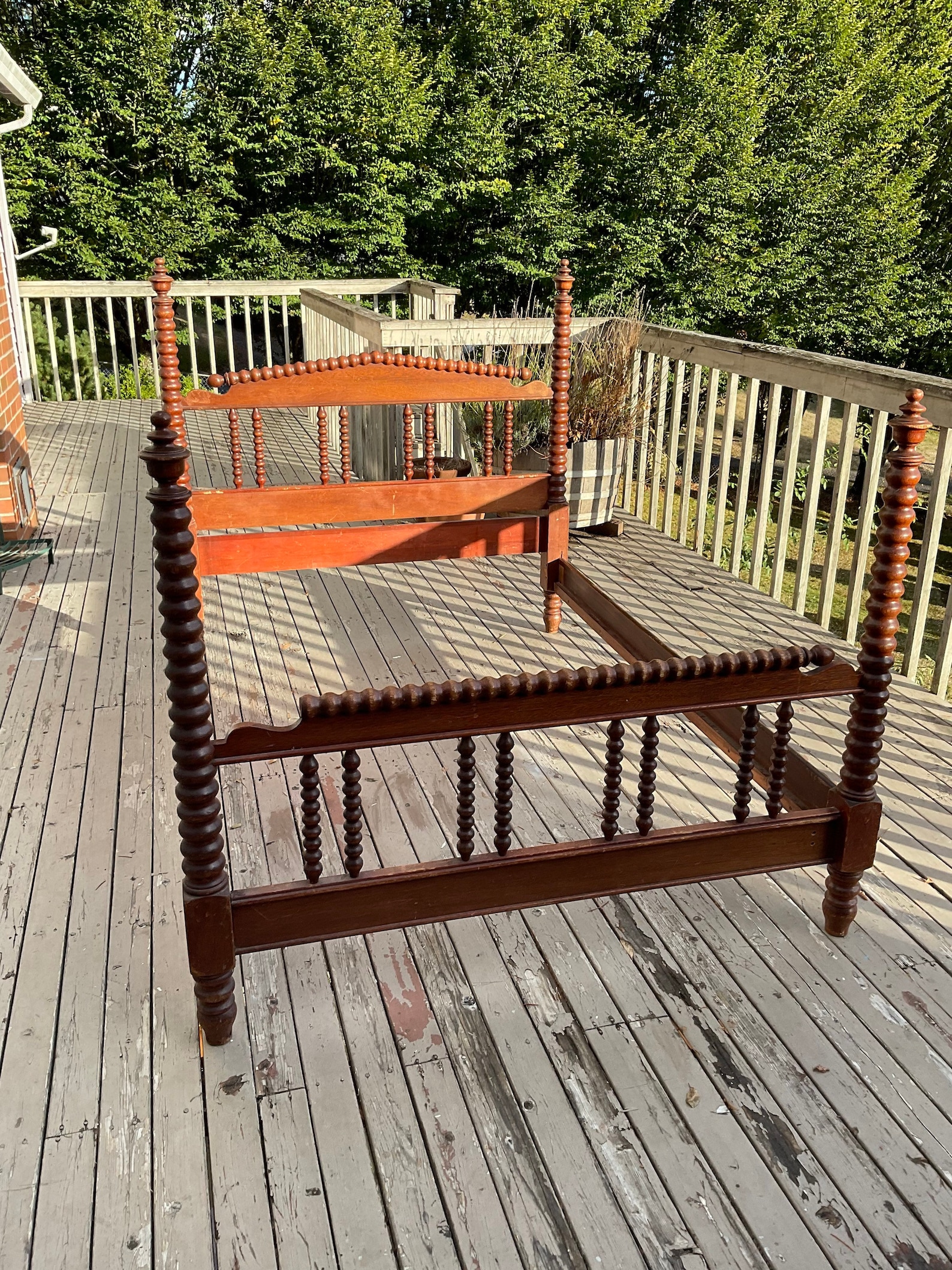 Antique Jenny Lind Bed Frame. Four Poster Spindle Spool Full Size Bed ...