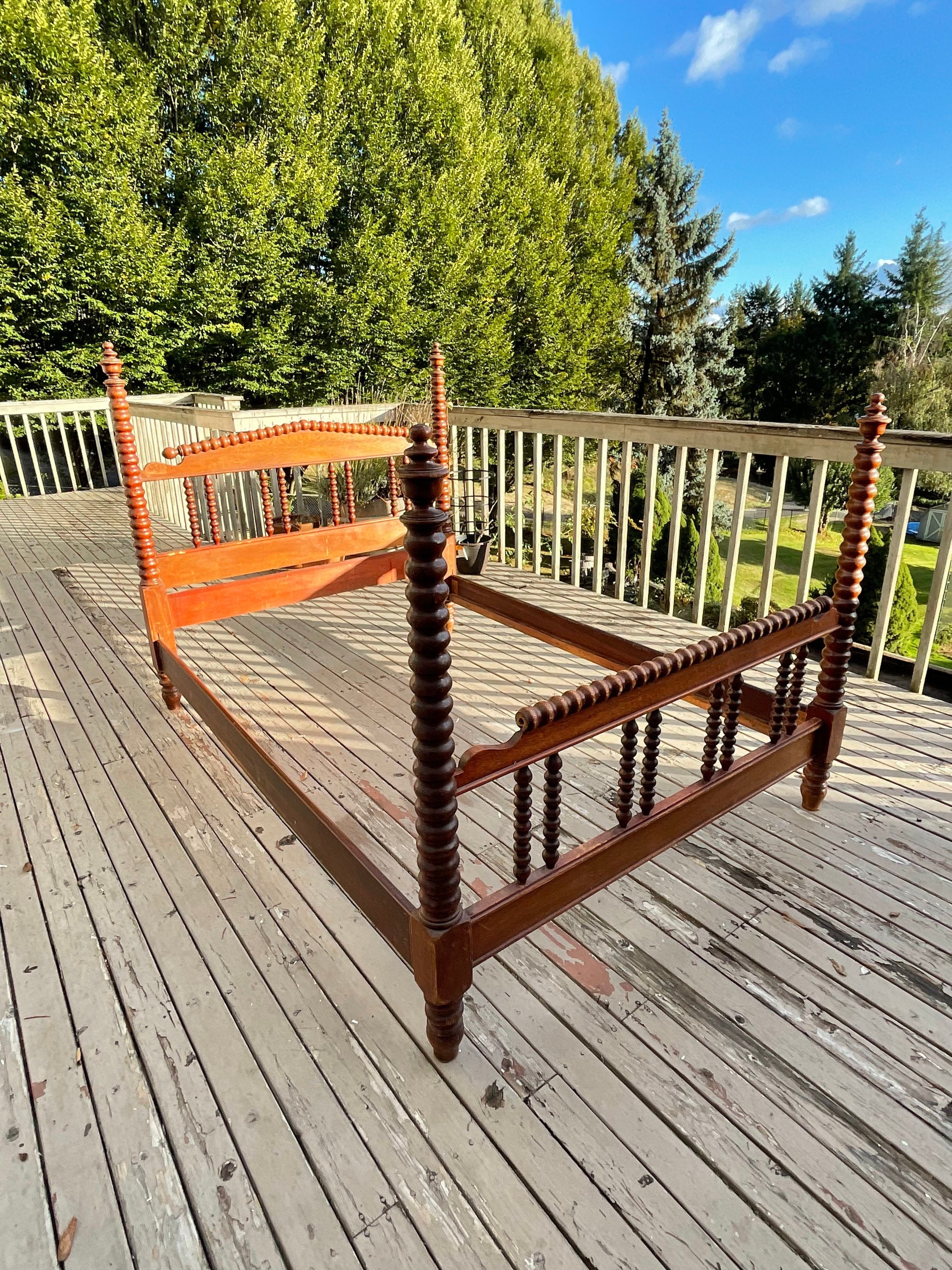 Antique Jenny Lind Bed Frame. Four Poster Spindle Spool Full Size Bed ...