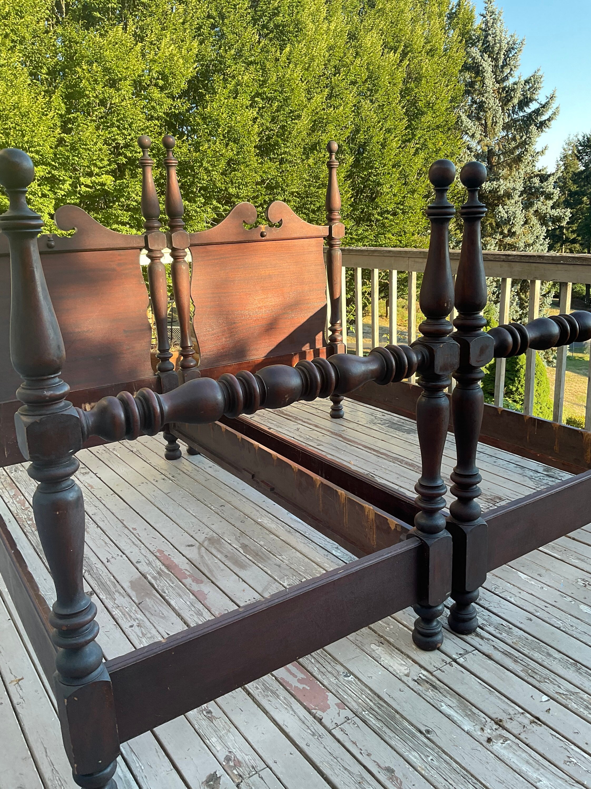 Antique Colonial Twin Size Bed Frames. Pair of Antique Twin Size Beds ...