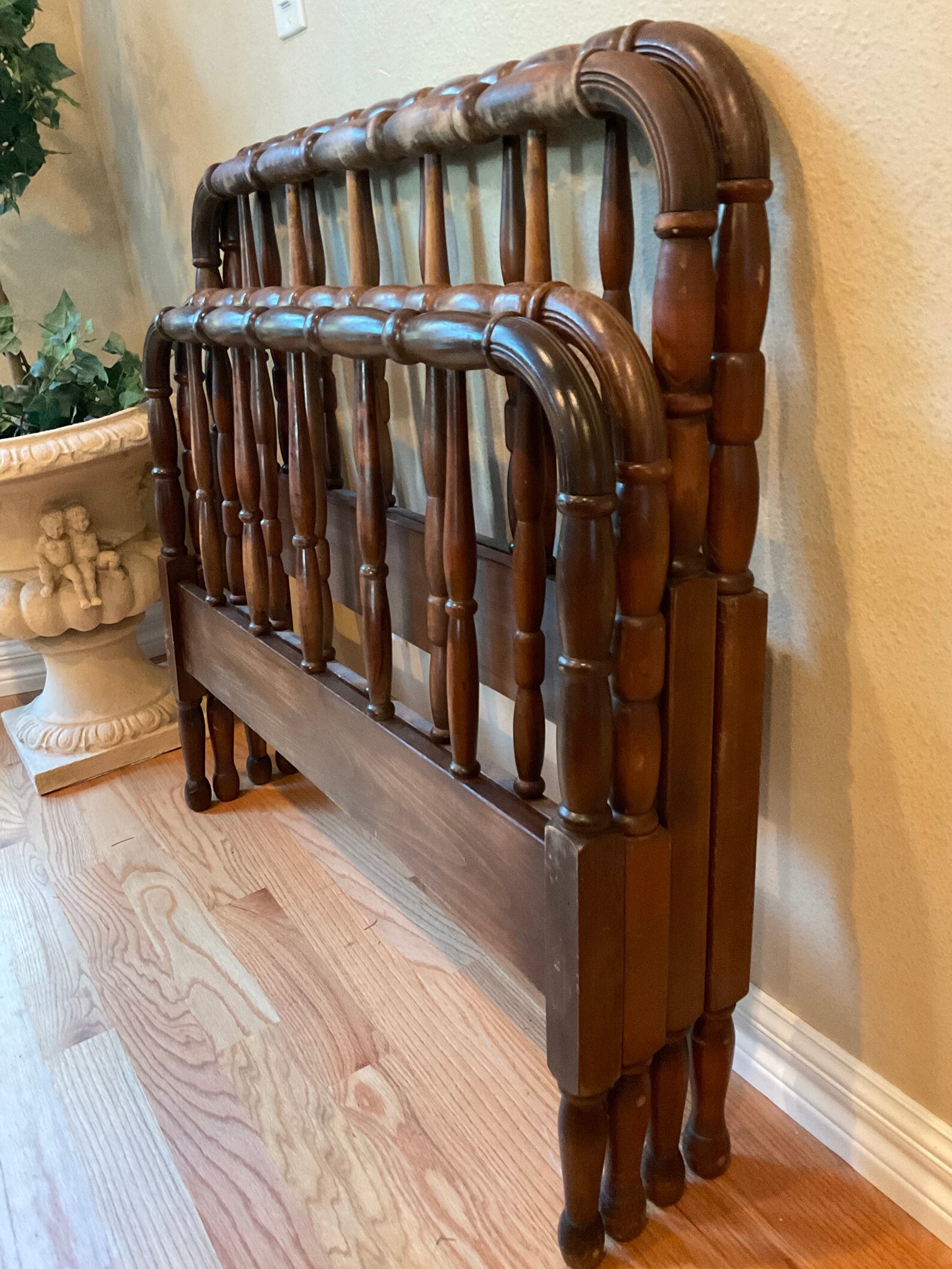 Pair of Vintage Jenny Lind Twin Size Bed Frames. Spindle Spool - Etsy