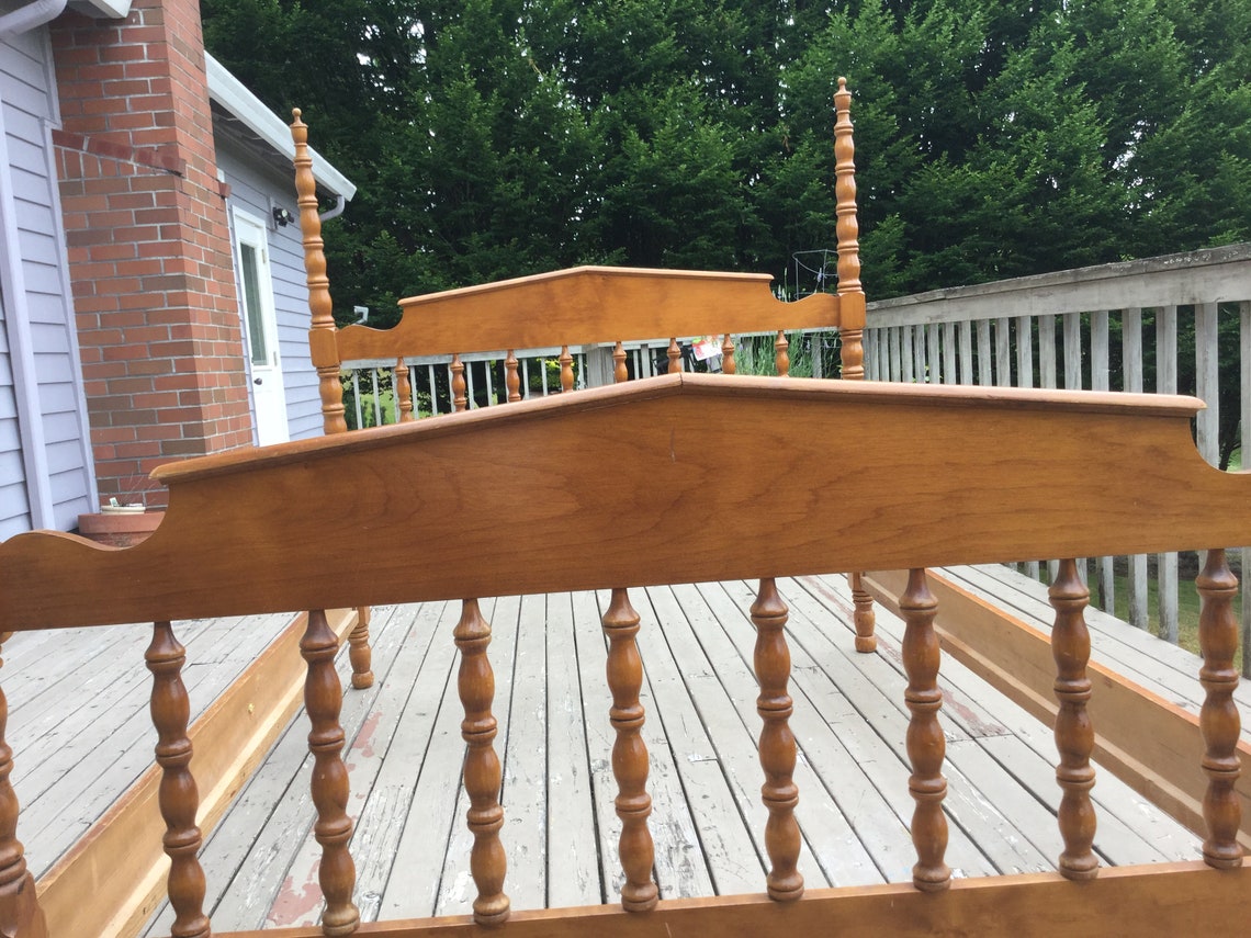 Vintage Maple Heirloom Spindle Spool 4-post Bed Jenny-lind Bed - Etsy
