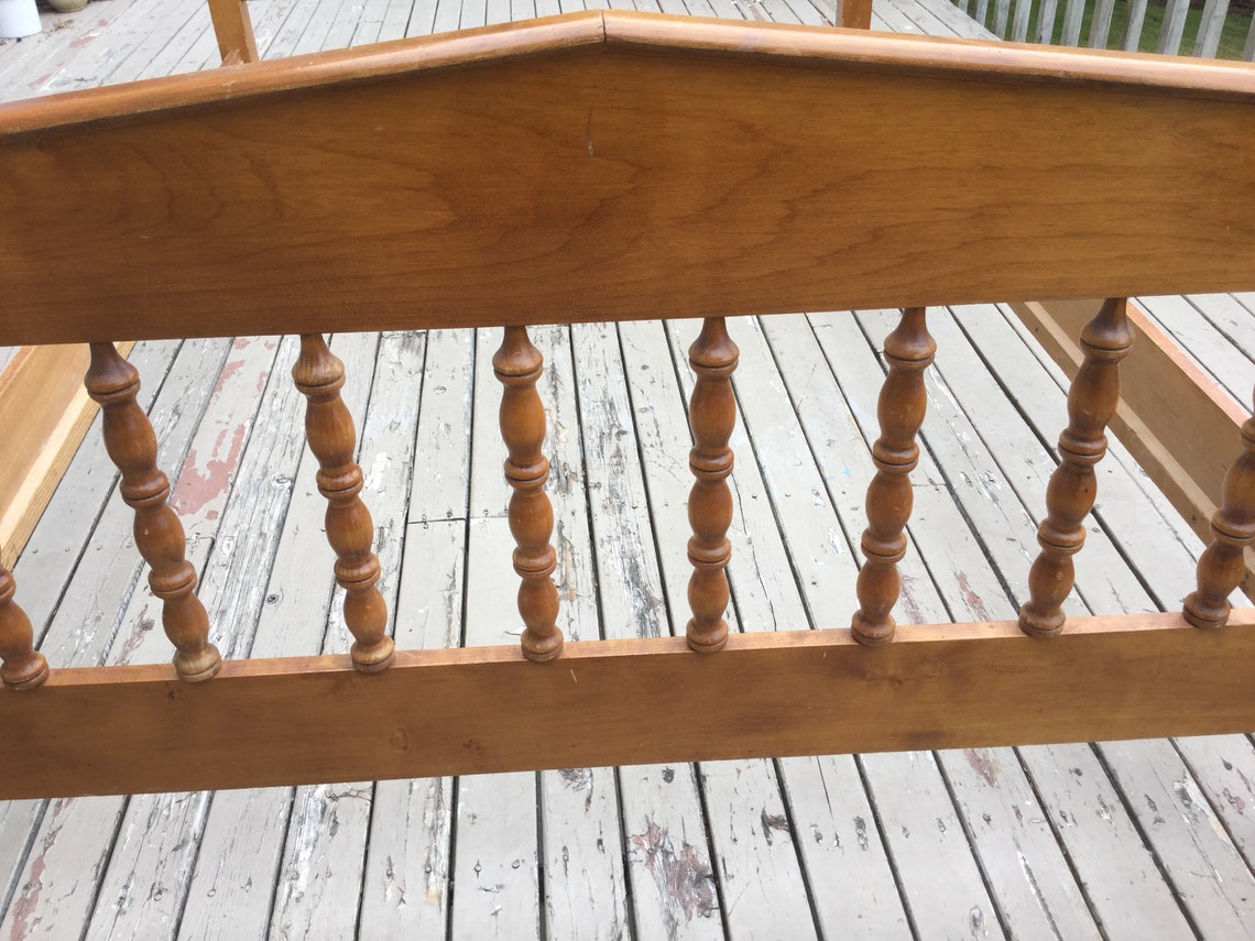 Vintage Maple Heirloom Spindle Spool 4-post Bed Jenny-lind Bed - Etsy