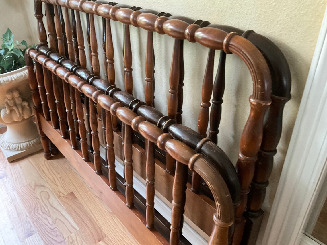Antique Heirloom Bobbin Spindle Full Size Bed Jenny Lind Bed Listing is ...