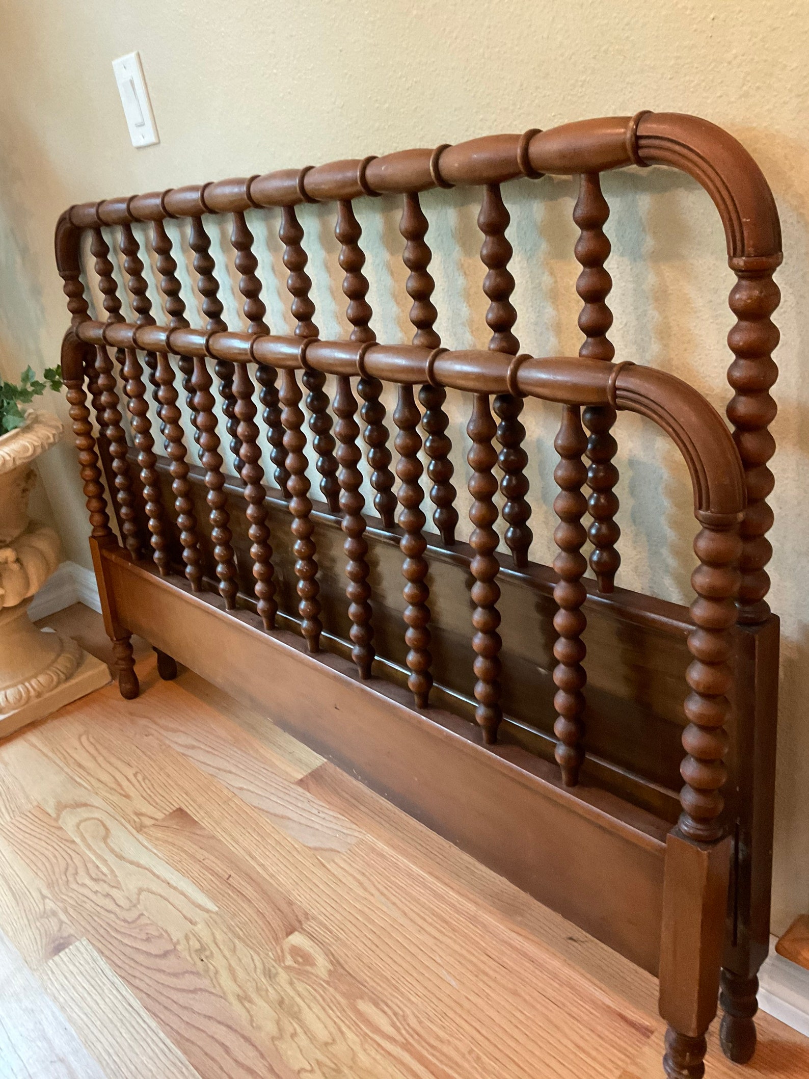 Vintage Heirloom Spindle Spool Bed Jenny-lind Bed Full Size - Etsy