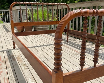 Antique Spool Bed - Etsy